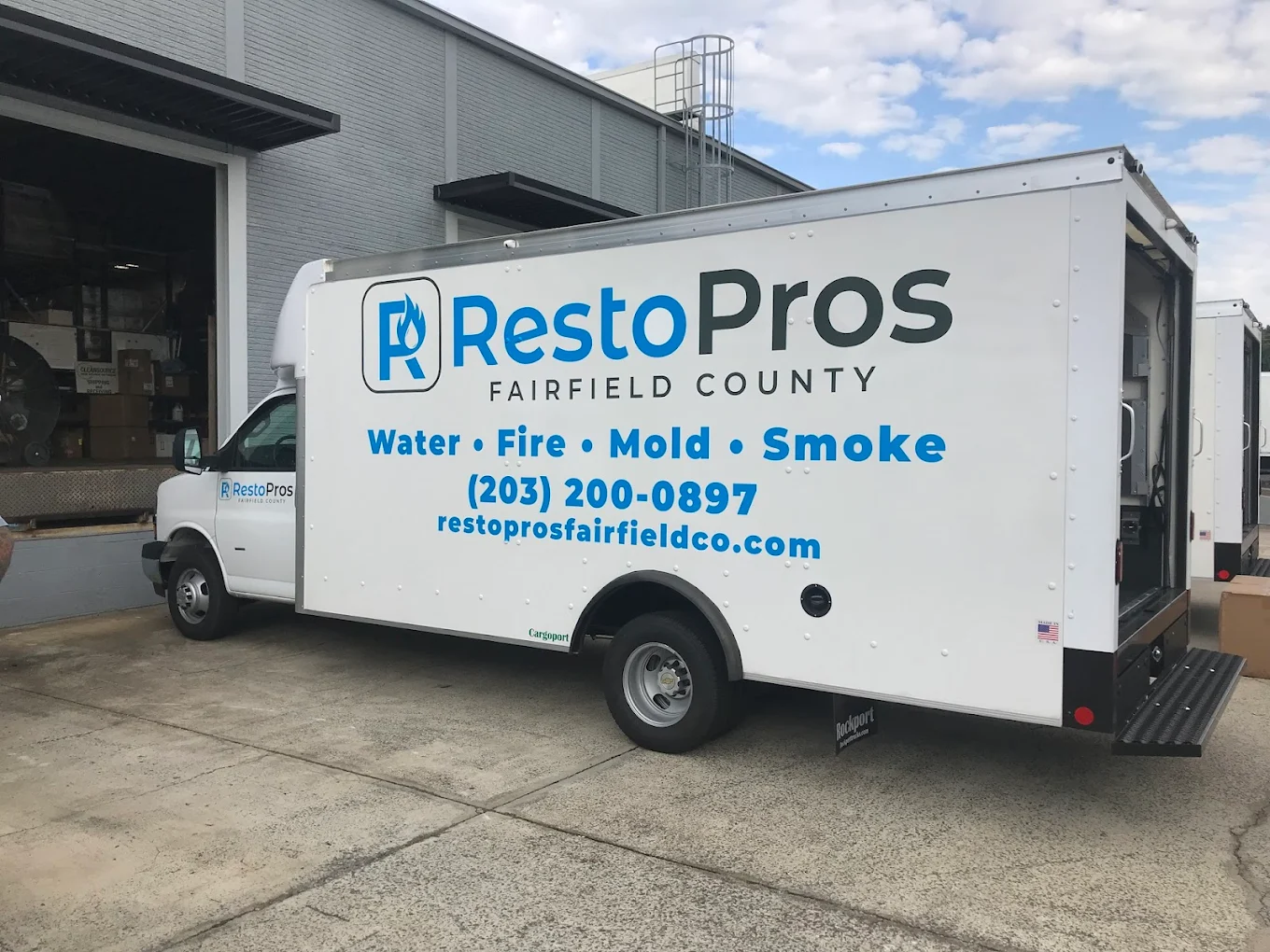 Single-crystal-like hybrid perovskite photodiode by optimized inverse ...